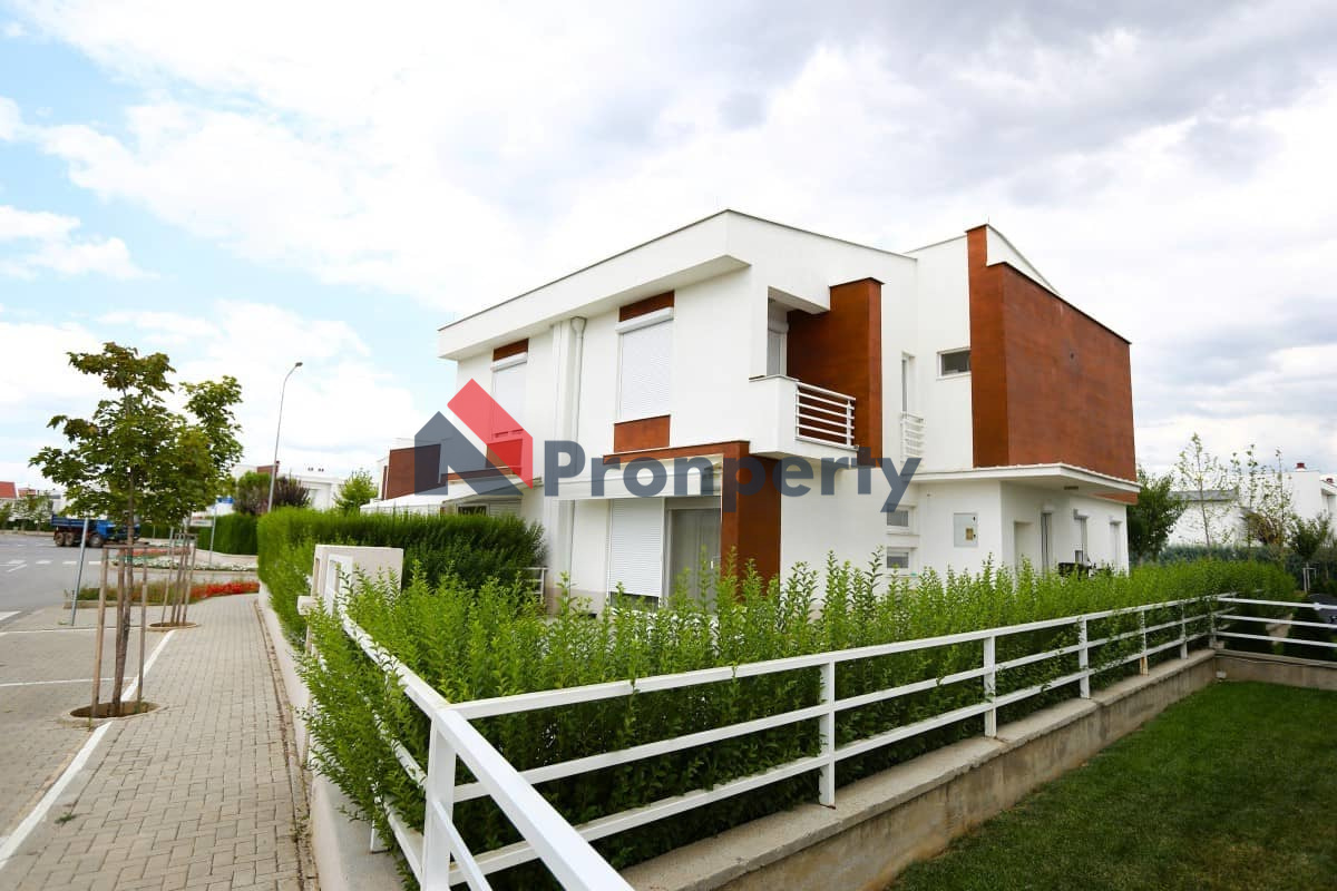 Shtëpi te lira: Mundësi të pafundëshme kerkimi vetëm tek në | Pronperty